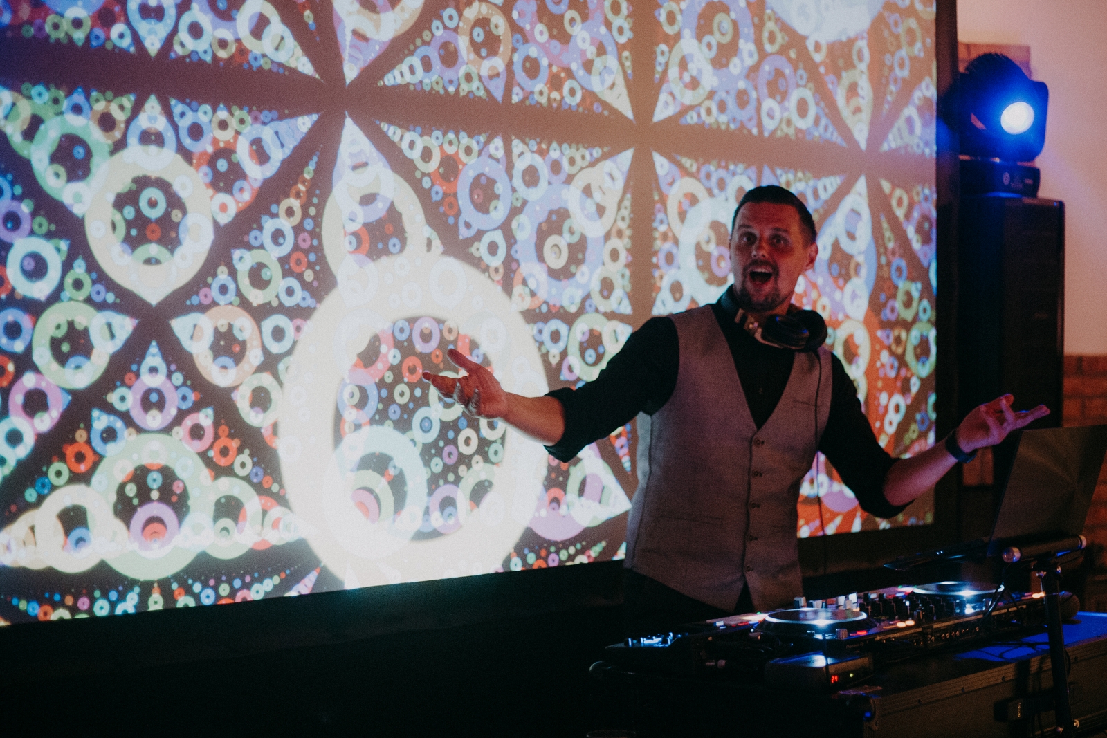 DJ POLSKI Kowalski Jacek tel. 885 773 007